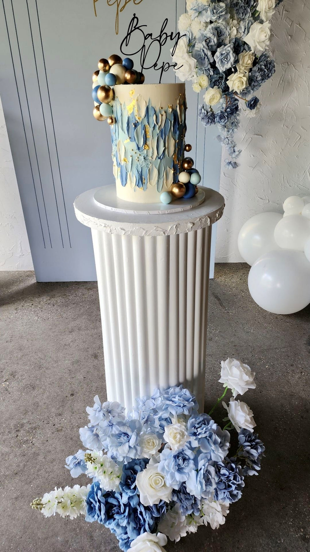 White Textured Round Plinth – Perfect Affair Events and Giftables